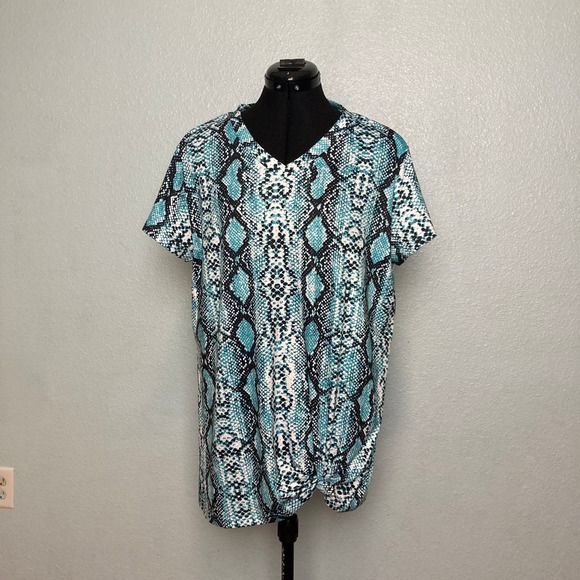 Cowgirl Tuff | Tops | L Cowgirl Tuff Co Blue Black Snake Animal Print ...